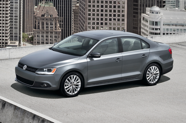 Volkswagen Nuevo Jetta Comfortline 2.5 FE AT 2014 2013 - Conduciendo.com