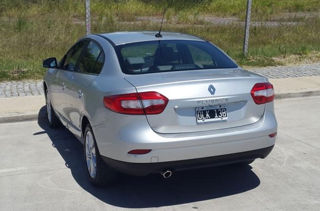 Test: Renault Fluence Privilege CVT - Conduciendo.com