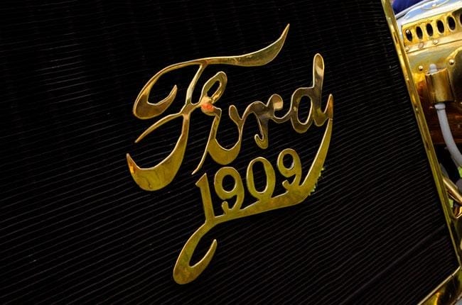 El óvalo de Ford, un símbolo con identidad propia - Conduciendo.com