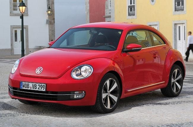 Volkswagen Beetle Turbo 2.0 DSG 2013 - Conduciendo.com