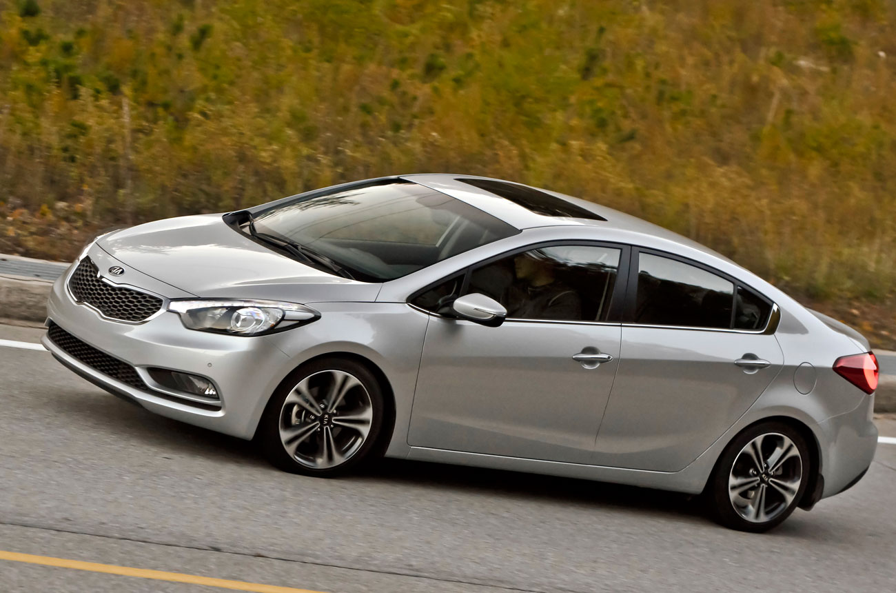 KIA Cerato Sedán SX 2.0 4P AT 2017 - Conduciendo.com